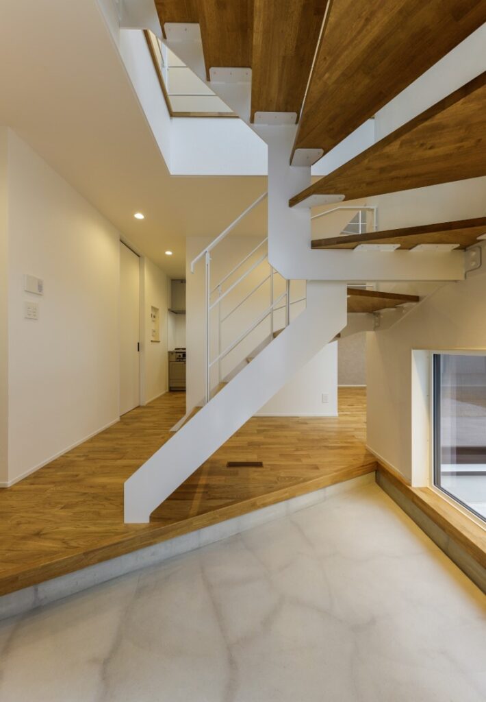 おしゃれな階段の間取りバリエーション8選｜名古屋の注文住宅事例を紹介 - R+house